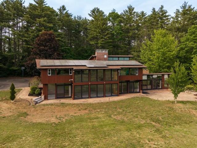 293 N River Rd, Lee, NH 03861