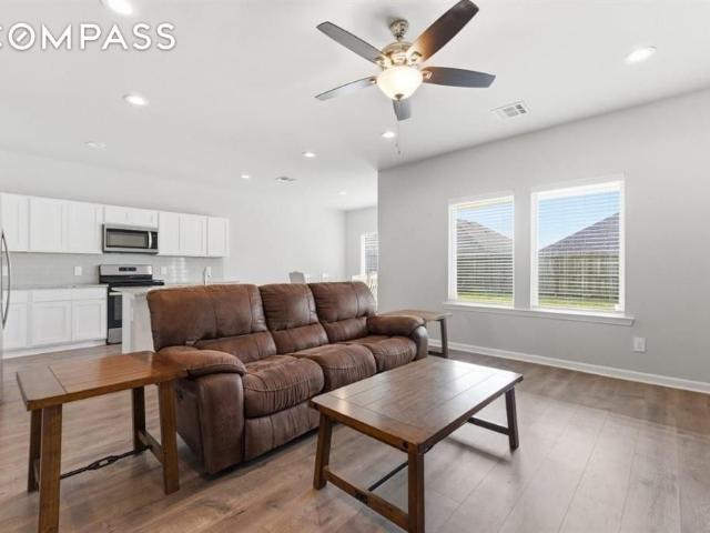 293 Paisley Pkwy, Sulphur, LA