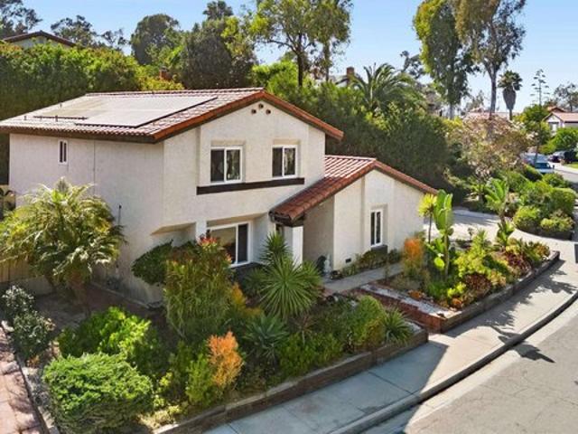 2944 Cottingham St, Oceanside, CA 92054