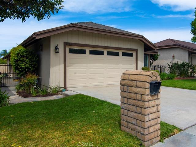 2944 Hyde Park Cir, Riverside, CA 92506 | MLS #IV26075 | Compass