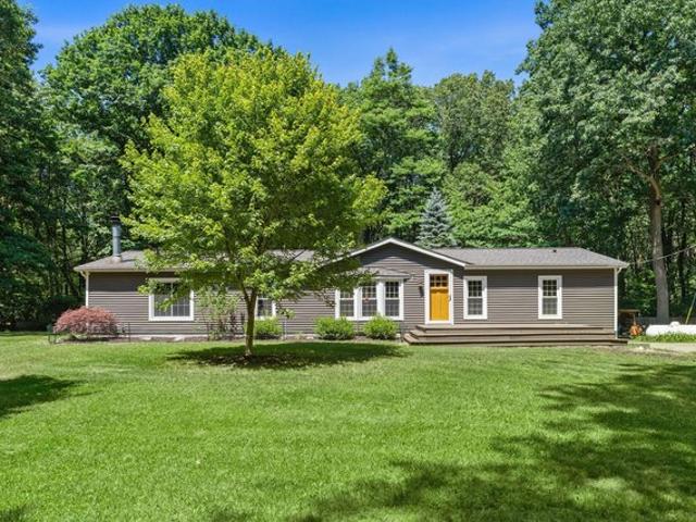 2944 64th St, Fennville, MI 49408