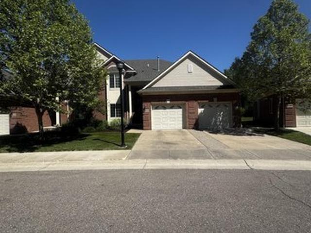 29459 Woodpark Cir Unit 29, Warren, MI 48092