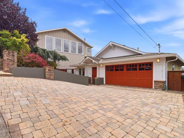 2945 Monte Cresta Drive