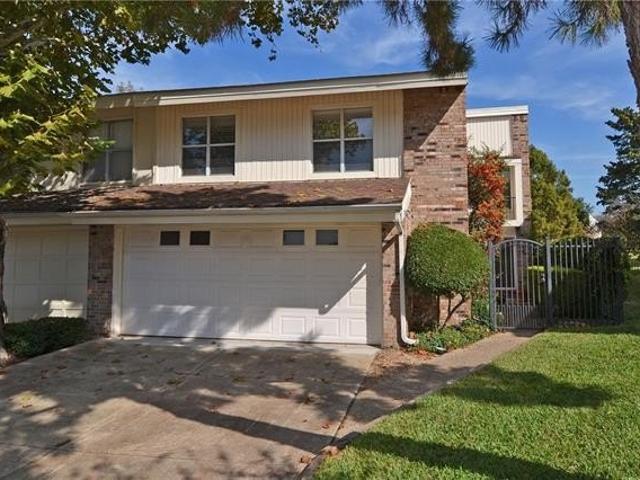 2945 Country Place Cir, Carrollton, TX 75006