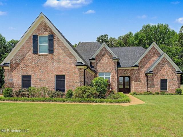 2945 Fossil Hill Dr, Hernando, MS 38632