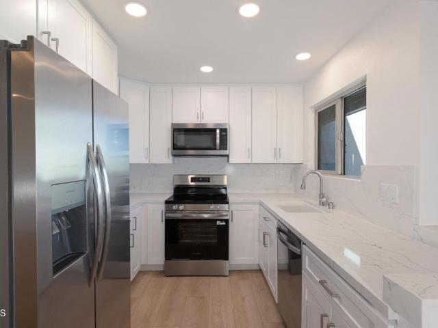 2945 Harbor Boulevard