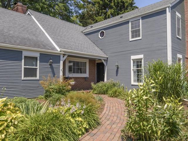 2945 Santa Maria Dr, Brookfield, WI 53005