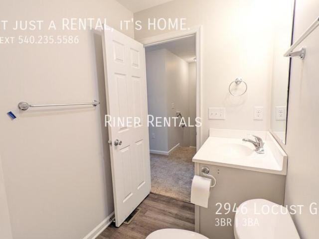 2946 Locust Grove, 3 beds, 2 full and 1 half baths