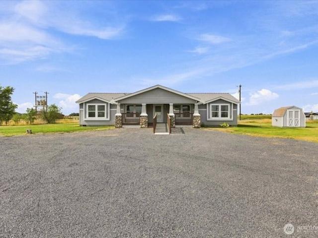 2946 Road F 6 NE, Moses Lake, WA 98837