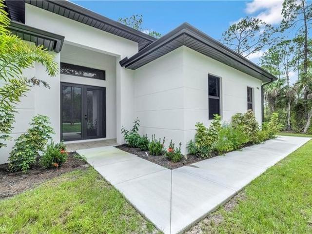 2946 18th Ave NE, Naples, FL 34120