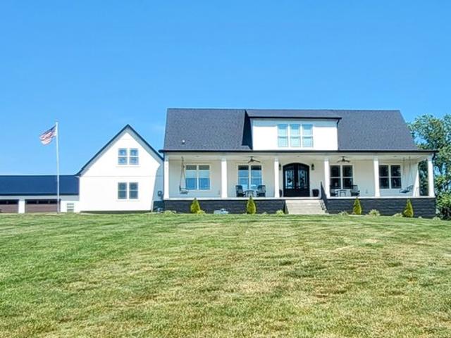 2947 Ellis Rd, Cedar Hill, TN 37032