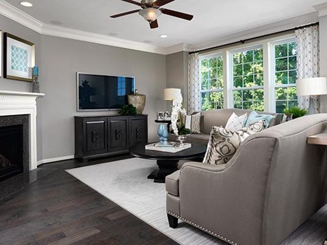 2947 Rolling Manor