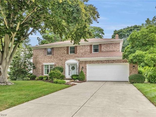 29480 Goulders Grn, Bay Village, OH 44140