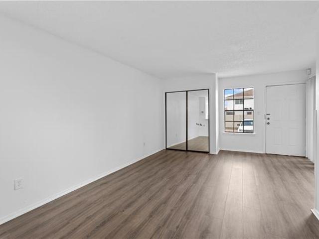 2948 Manhattan Boulevard # 213
