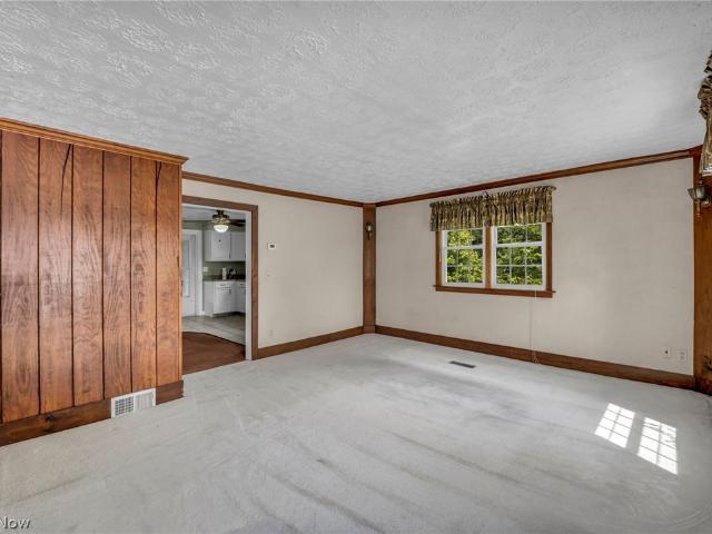 2948 Newton Falls