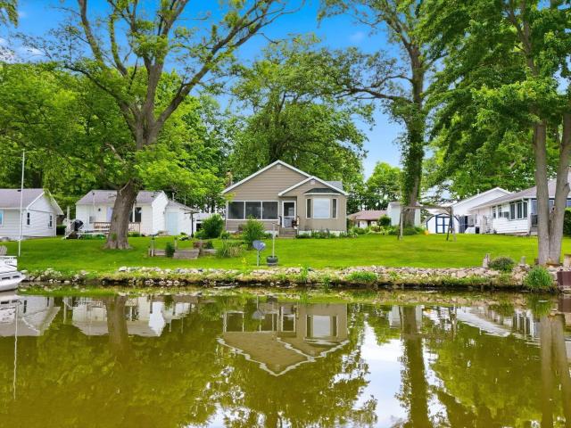 2948 E Skinner Lake N Drive