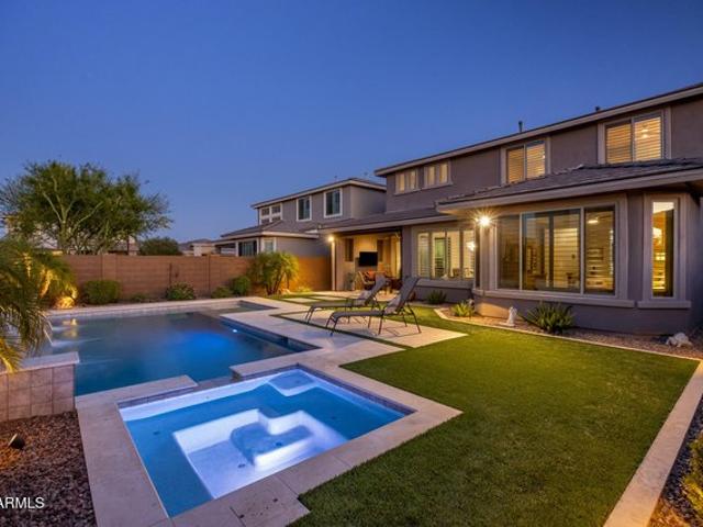 2948 E Tina Dr, Phoenix, AZ 85050