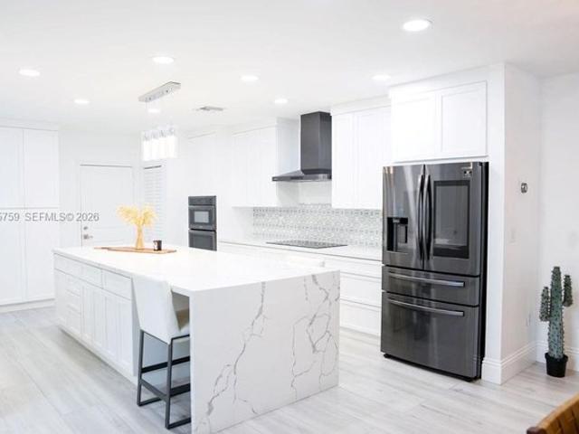 2948 Hidden Harbour Ct, Dania Beach, FL 33312