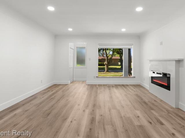29492 Geraldine Drive