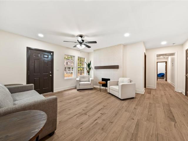 2949 Pearl Street