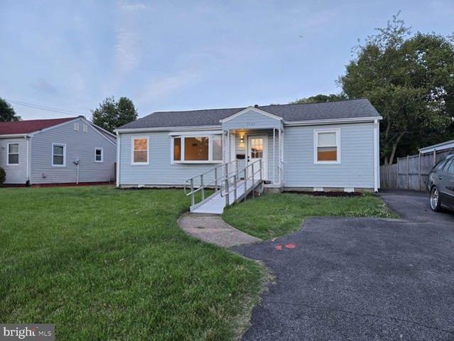2949 Rosemary Ln, Falls Church, VA 22042