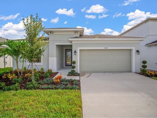 2949 Stewart Creek Cir, Plant City, FL 33565