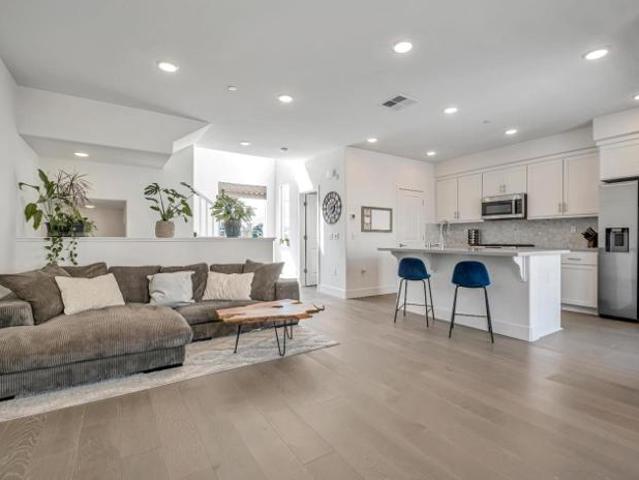 29404 Hub Ln, Hayward, CA 94544