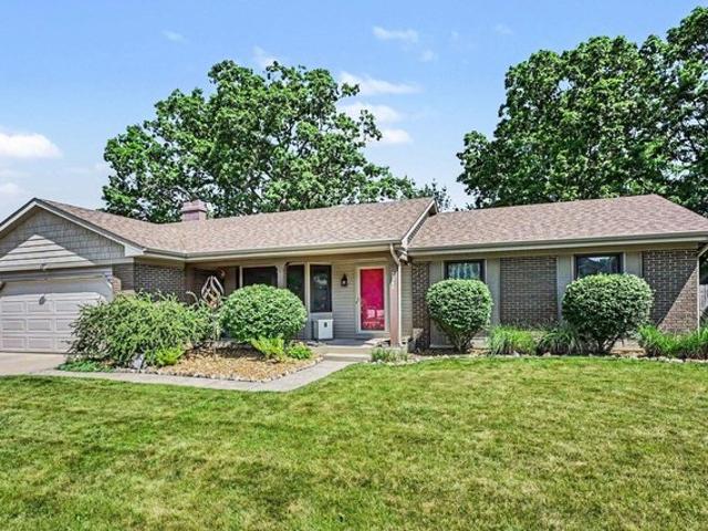 2940 Marrett Dr, Mishawaka, IN 46544