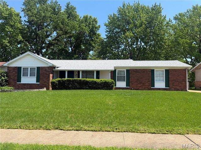 2940 Devonshire Dr, Florissant, MO 63033