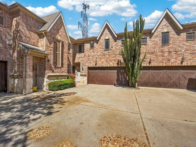 2940 Europa Dr, Grand Prairie, TX 75052