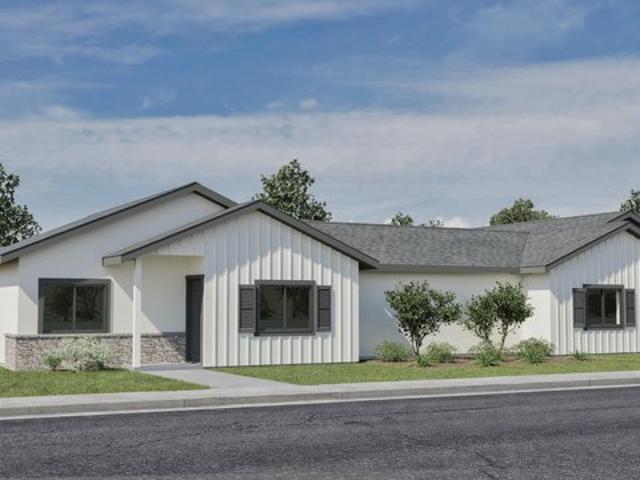 2940 E Tulare Ave, Visalia, CA 93292