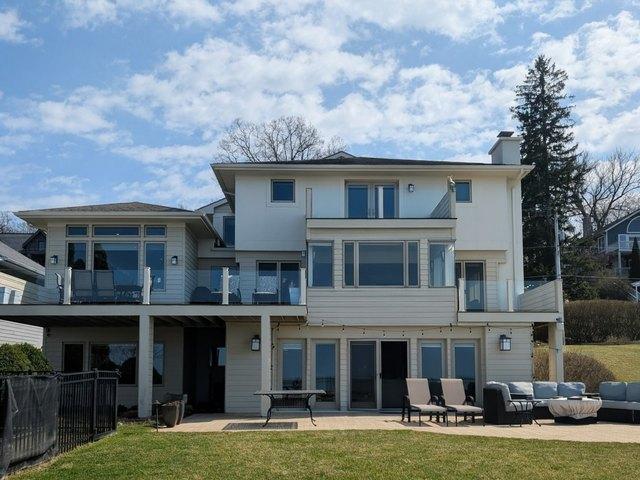 2940 Lake Shore Dr, Long Beach, IN 46360