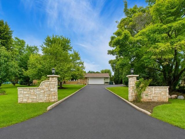 2940 Valley View Rd, Gurnee, IL 60031