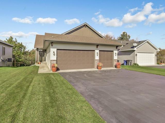29412 Hidden Forest Blvd, Chisago City, MN 55013