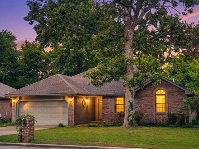 2941 E Belmont St, Springfield, MO 65802