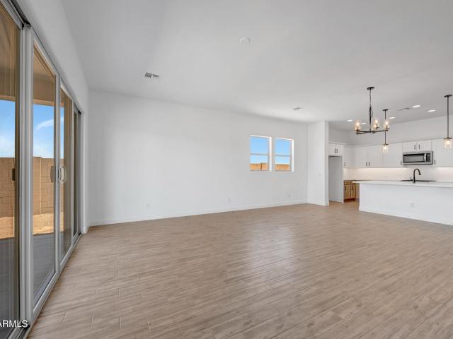 2942 e manzanila avenue