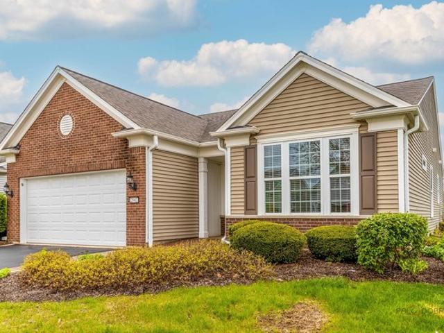 2942 Ravinia Cir, Mundelein, IL 60060