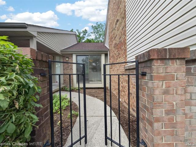 29433 W Chanticleer Drive # 73