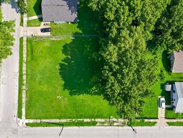 2943 and 2949 Wayne Ave, Kansas City, MO 64109