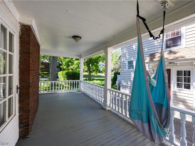 2943 Edgehill Road