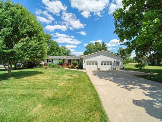 2943 Lee Marie Dr, Adrian, MI 49221
