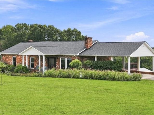 294 Clayton Dr, Mocksville, NC 27028