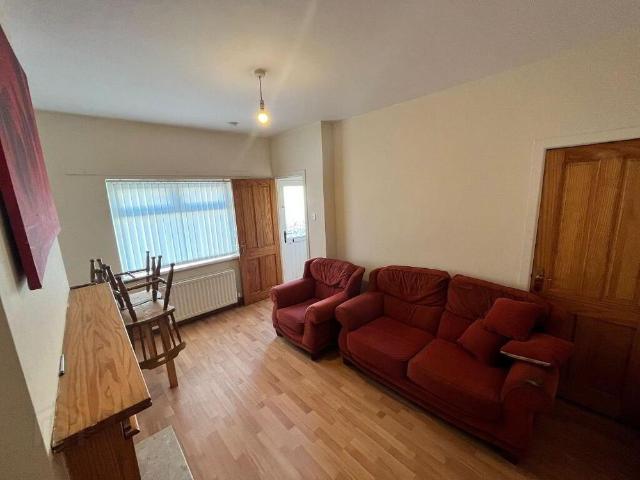 294 Donegal Avenue, Belfast, BT12 6LU