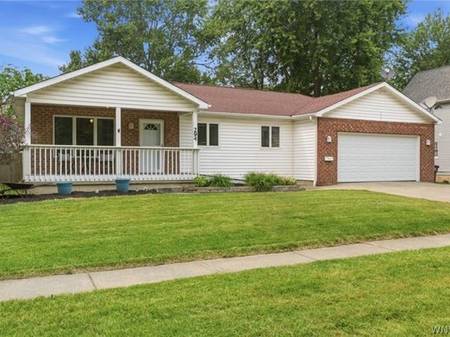 294 Daniel Dr, North Tonawanda, NY 14120