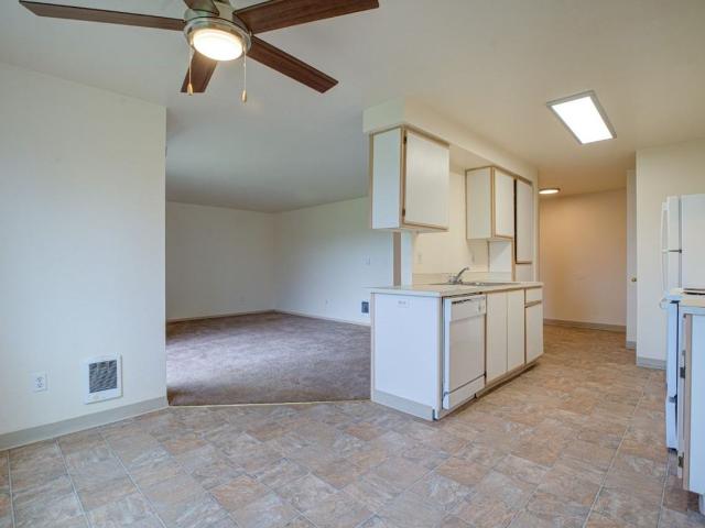#294 FIELDSTONE APARTMENTS 2 Bedroom Apartment for Rent at 1973 45th Ave Ne, Salem, OR 97305 East Lancaster