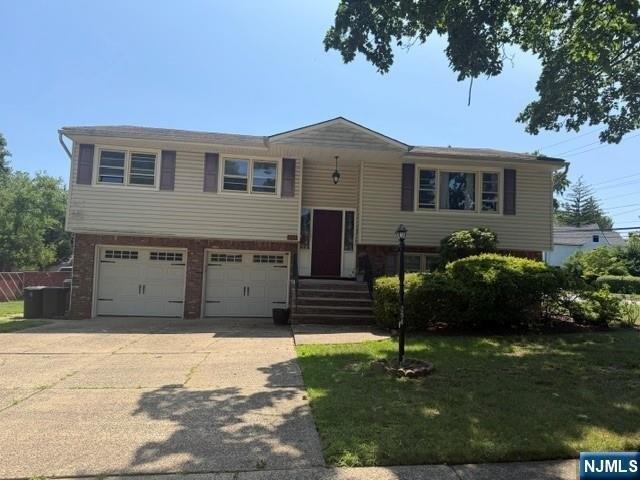 294 Kastler Ct, New Milford, NJ 07646