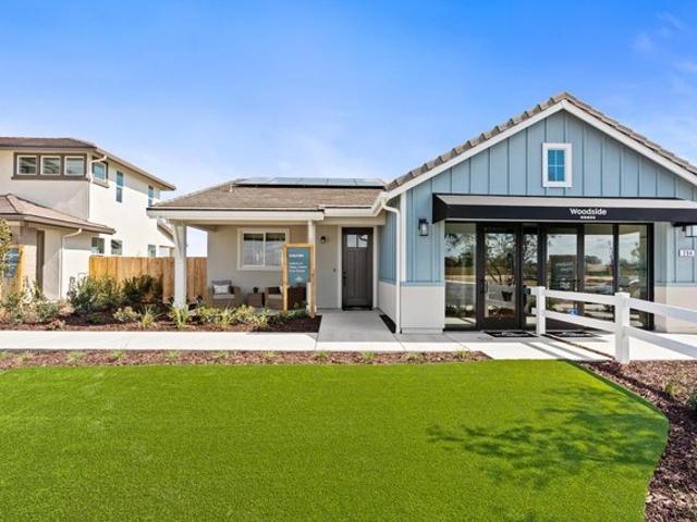 294 N Vista Ave, Fowler, CA 93625