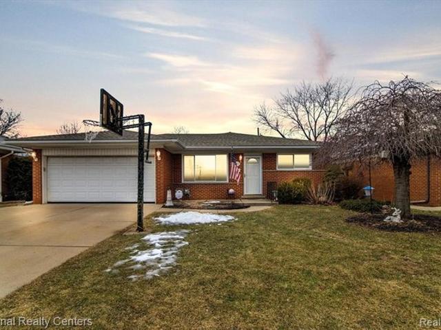 29543 Eiffel Ave, Warren, MI 48088