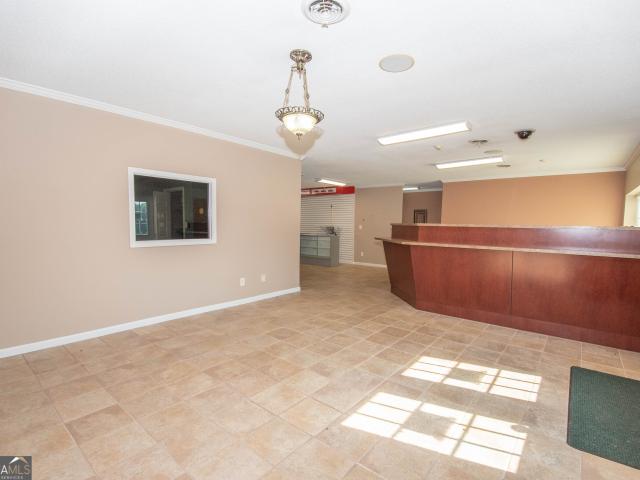 2954 N Expressway