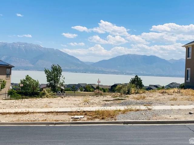 2954 S Fox Pointe Dr, Saratoga Springs, UT 84045